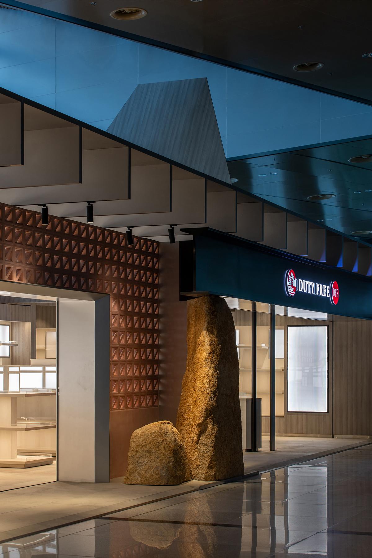 NOW 46 | DFS Van Don Airport | New Office Works