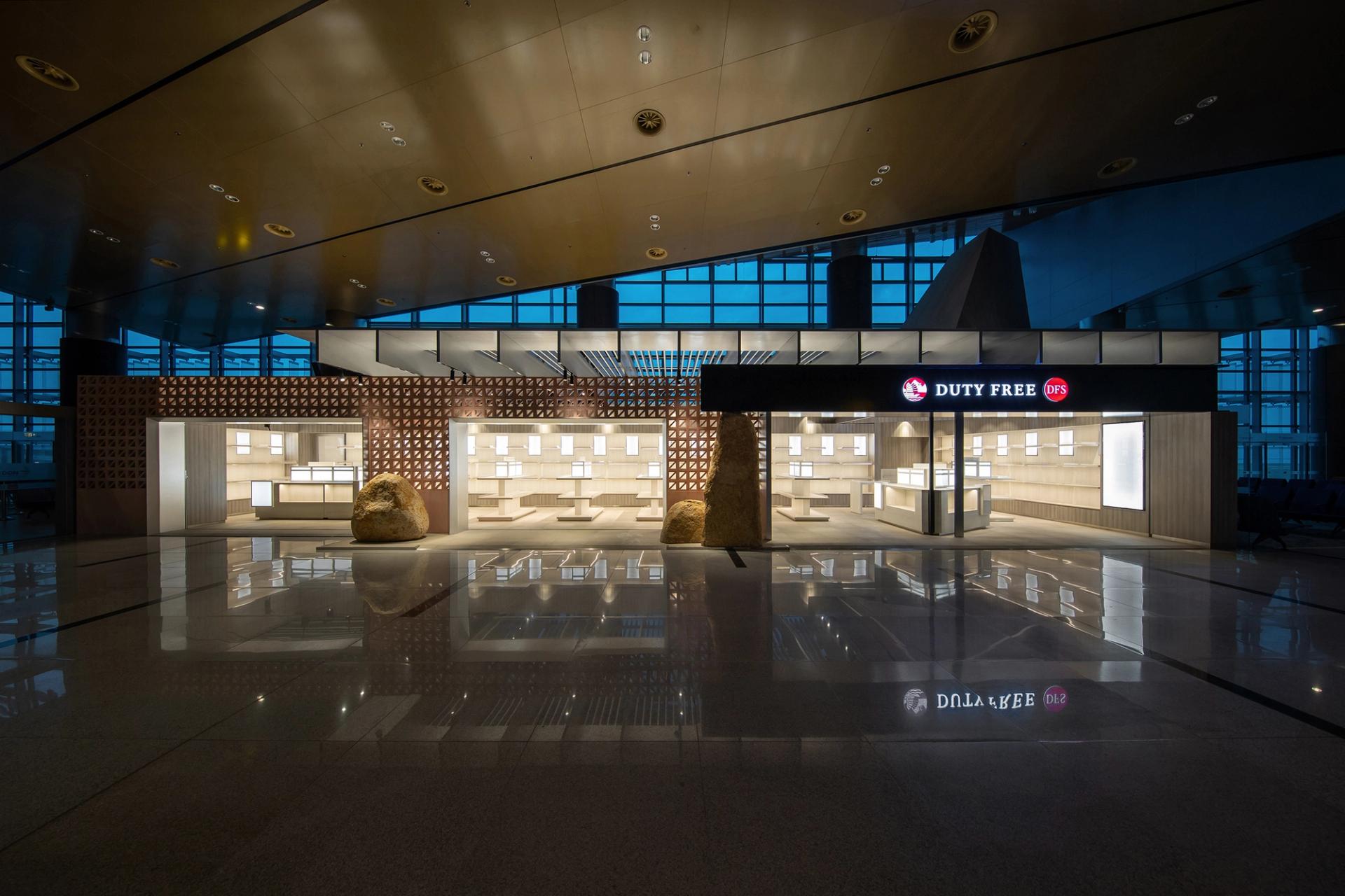 NOW 46 | DFS Van Don Airport | New Office Works