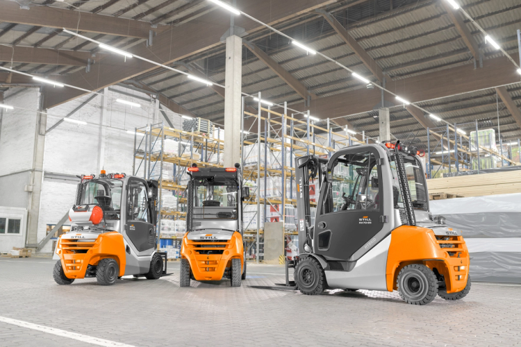 Machines / STILL RX 70 | Hesselberg