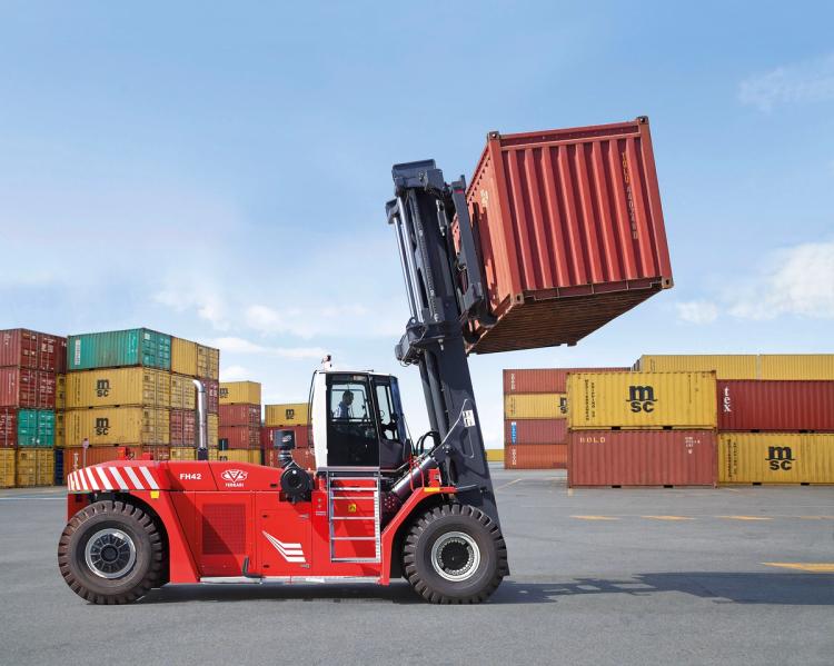 Machines / Heavy Duty Forklift / CVS Ferrari FH50 | Hesselberg