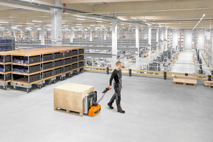 Machines / STILL ECH | Hesselberg