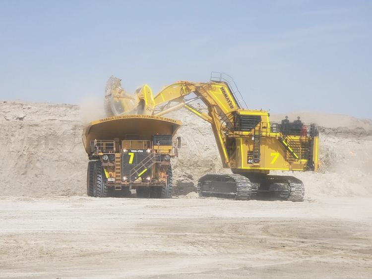 Machines / Komatsu PC3000 - PC8000 | Hesselberg