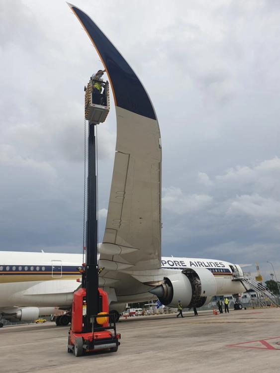 Machines / Manitou 90 V’Air | Hesselberg