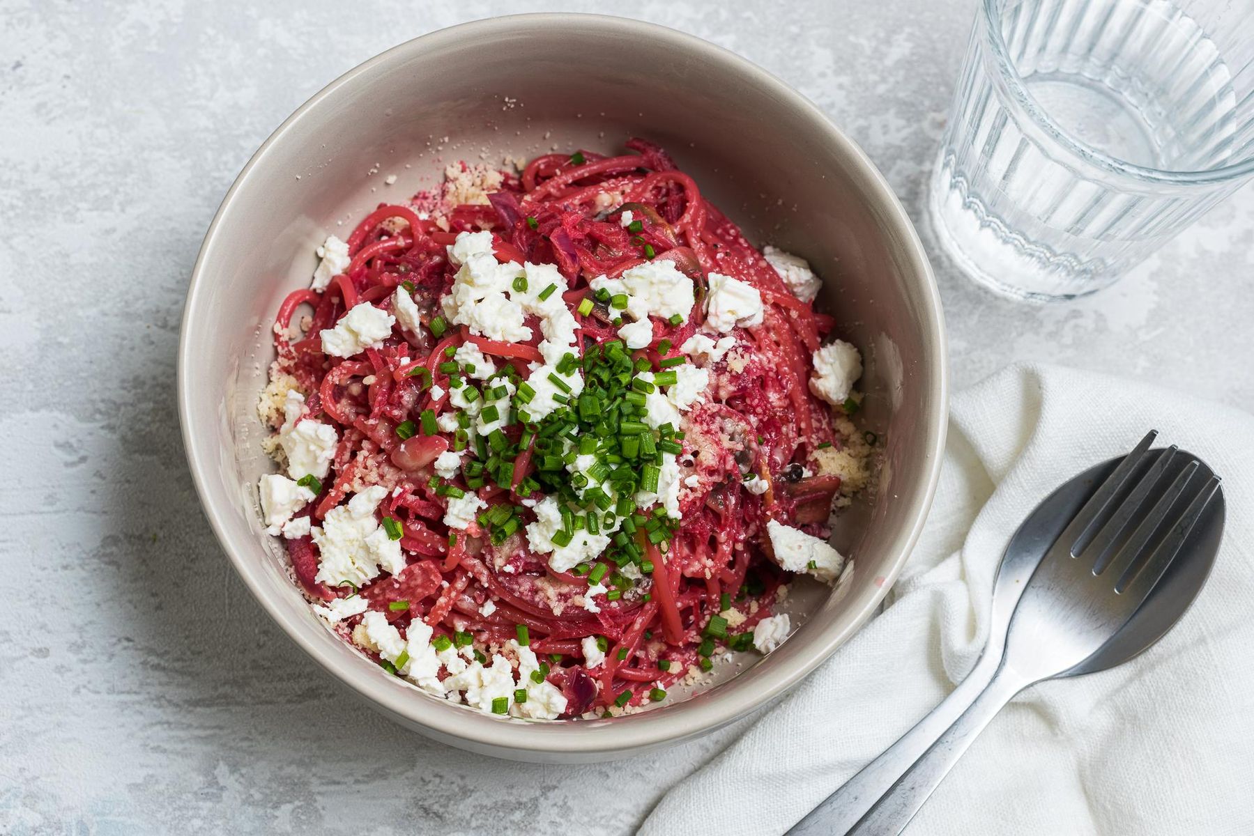 Kreemises peedi-fetajuustukastmes spagetid | Yummy