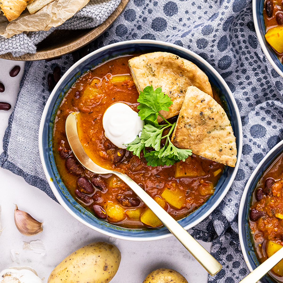 Persian Bean Soup with Garlic Pita Bread | Yummy - A máte chuť vařit!