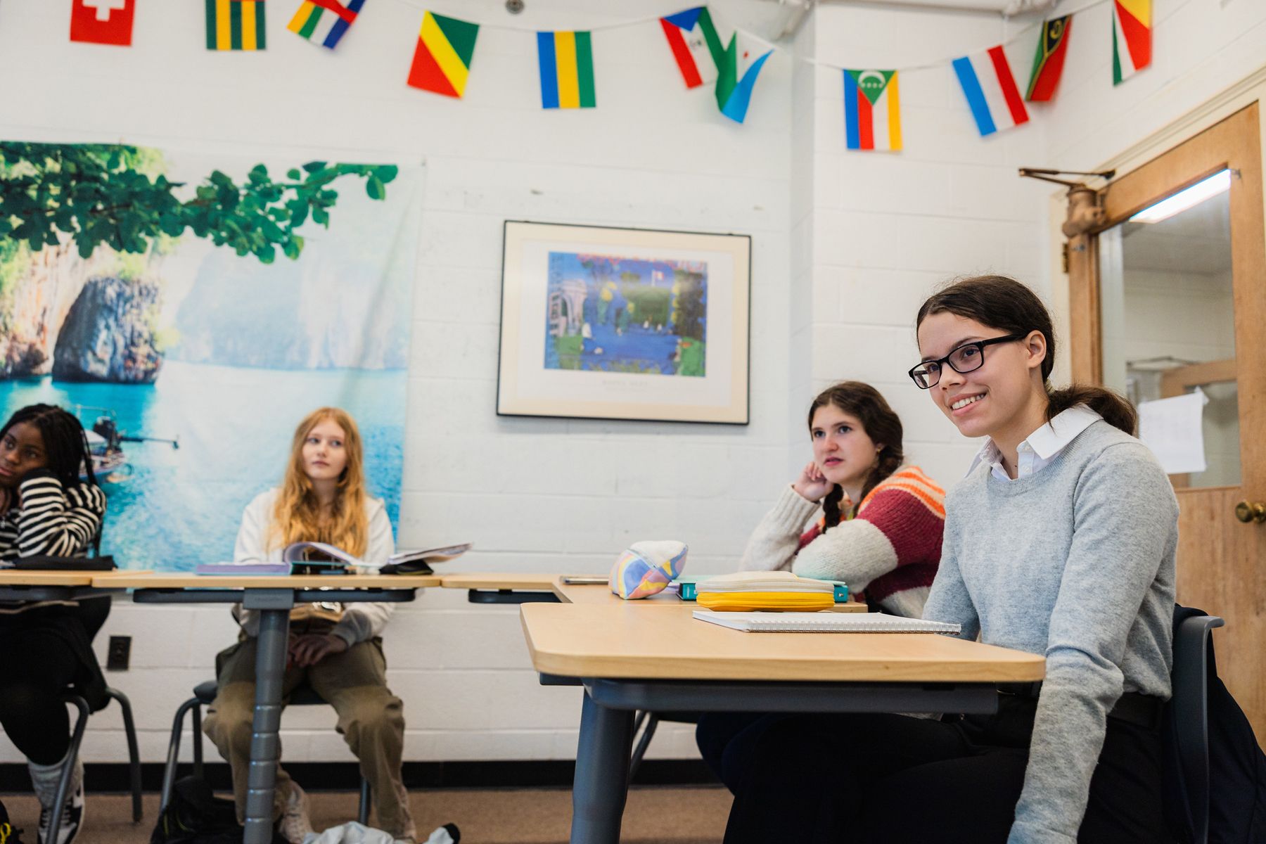 Students Excel on National Language Exams | 麻豆女神