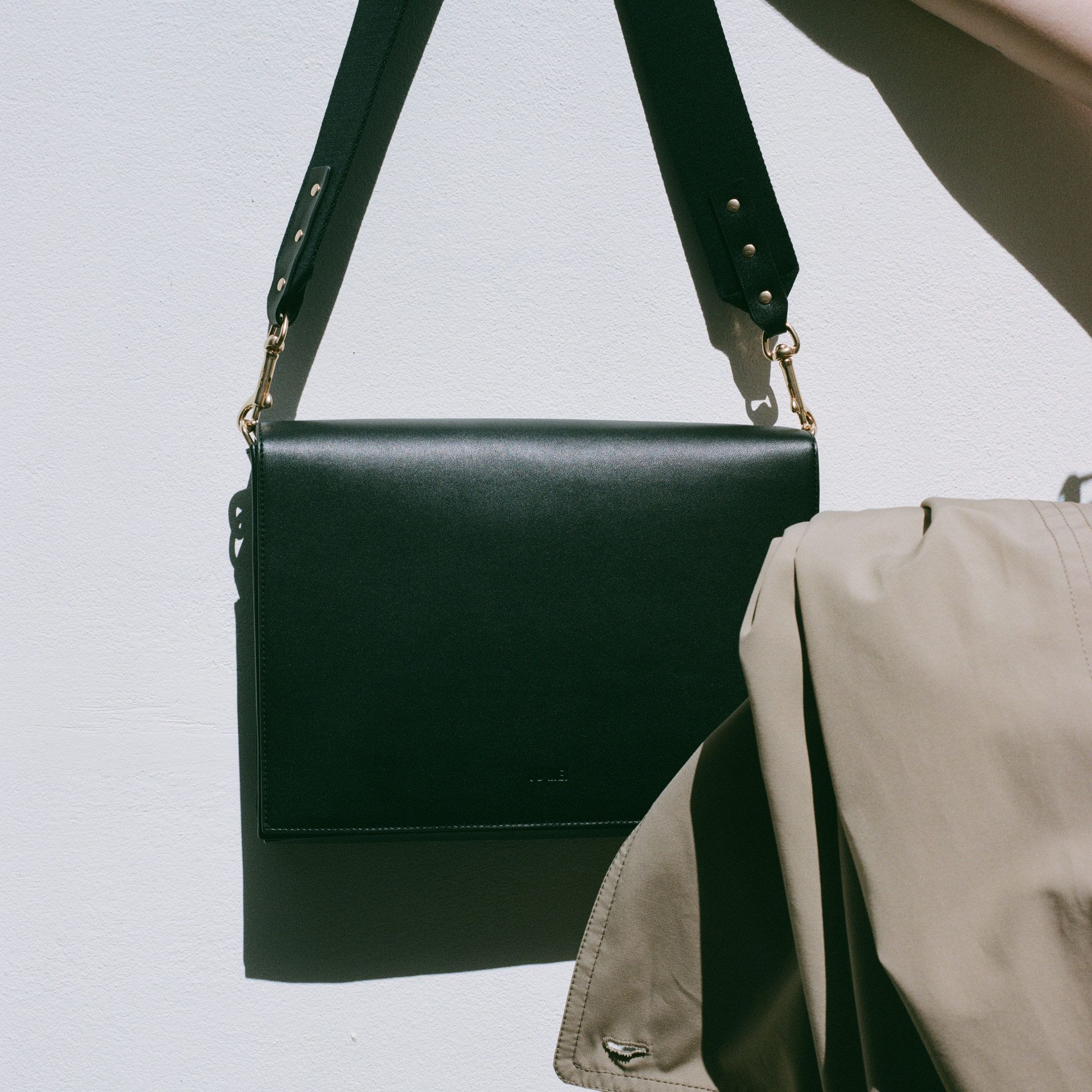 Bolton | Leather Laptop Folio in Black | Yu Mei