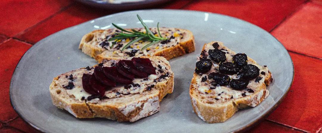 Beurre aux olives noires | Omie