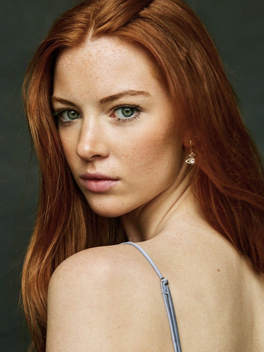 Anna Young | Mainboard | Colours