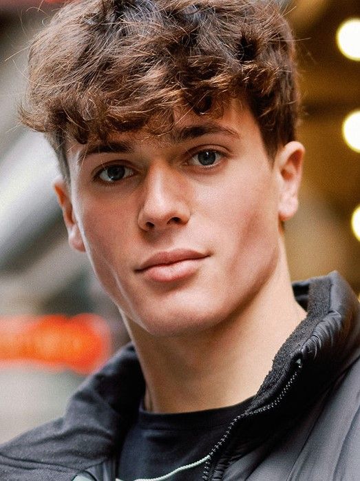 Zach Taylor | Mainboard | Colours