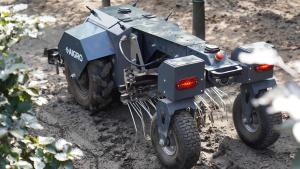 Aigro UP: Weeding at tree cultivation | GOFAR