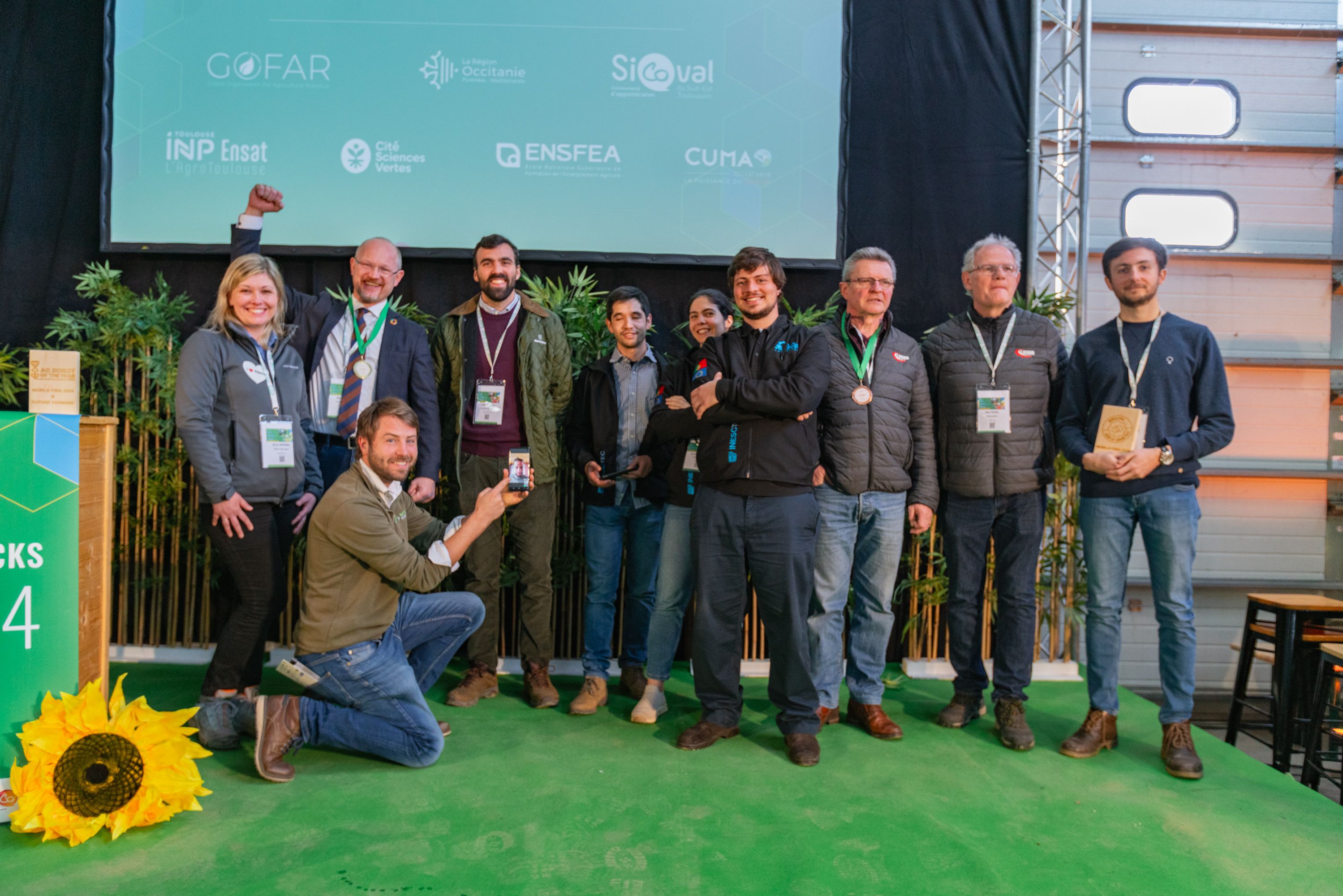 2,500 visitors at the world's largest exhibition of agricultural robots ...