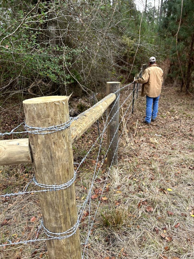 14 Red Flags To Avoid When Hiring Fencing Contractors