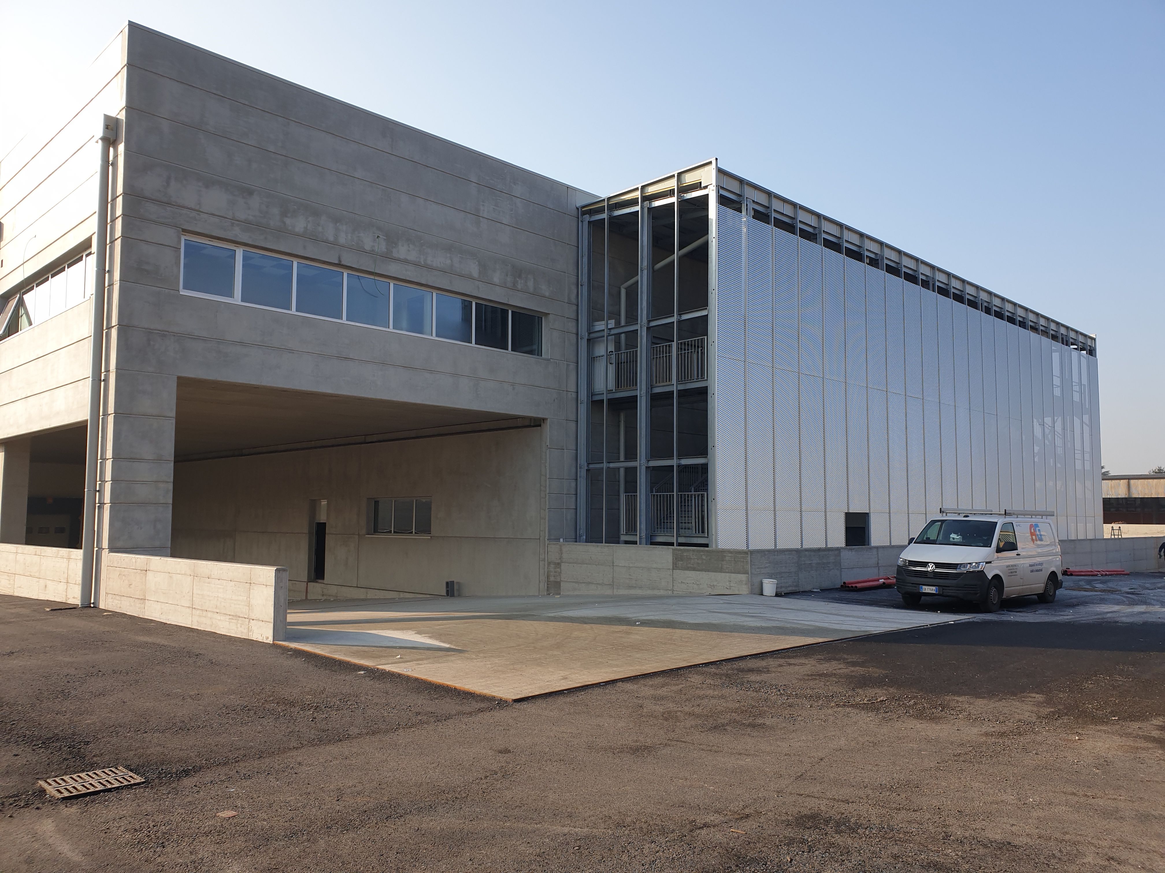 Demolizione e ricostruzione nuovo edificio produttivo Mediberg