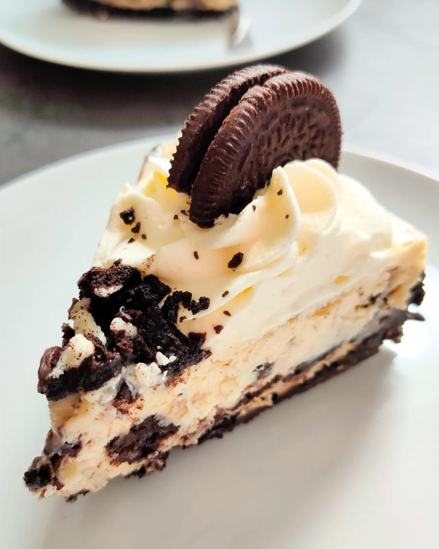 Oreo Cheesecake: Cremiges Dessert mit Oreos | The Pink Guava