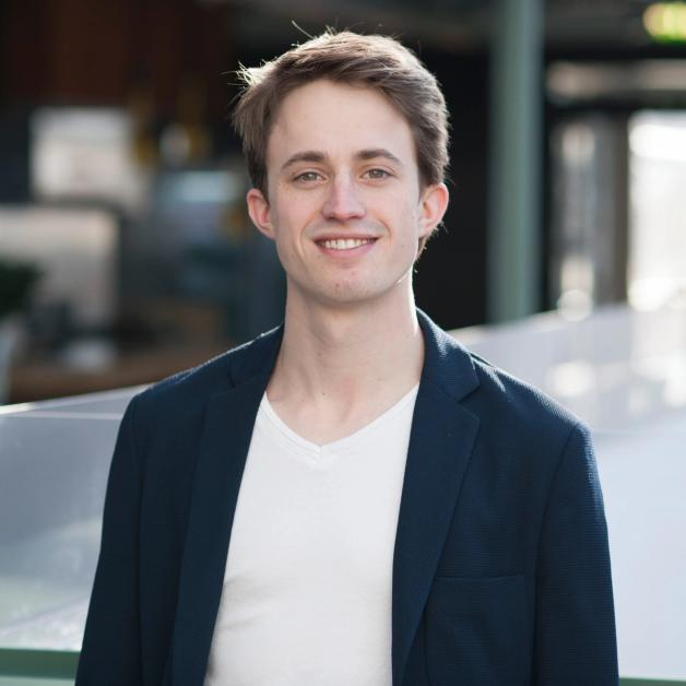 10 in 5. Florent Schildknecht, Application Architect — Humblebee