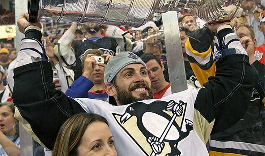 CRAIG ADAMS RETIRES FROM NHL AFTER 14 SEASONS | The Home Of The Players ...