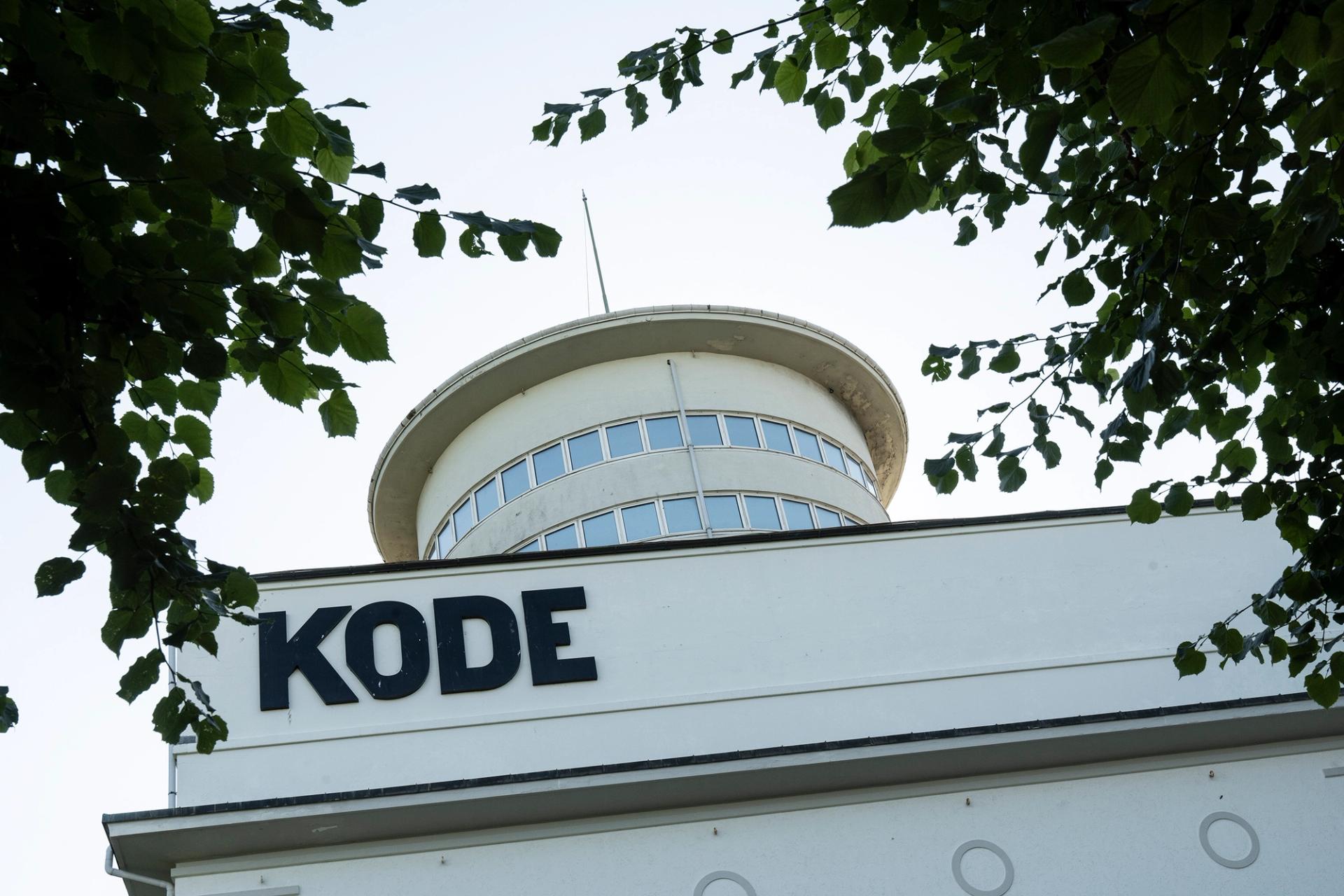 Åpningstider og info | Kode