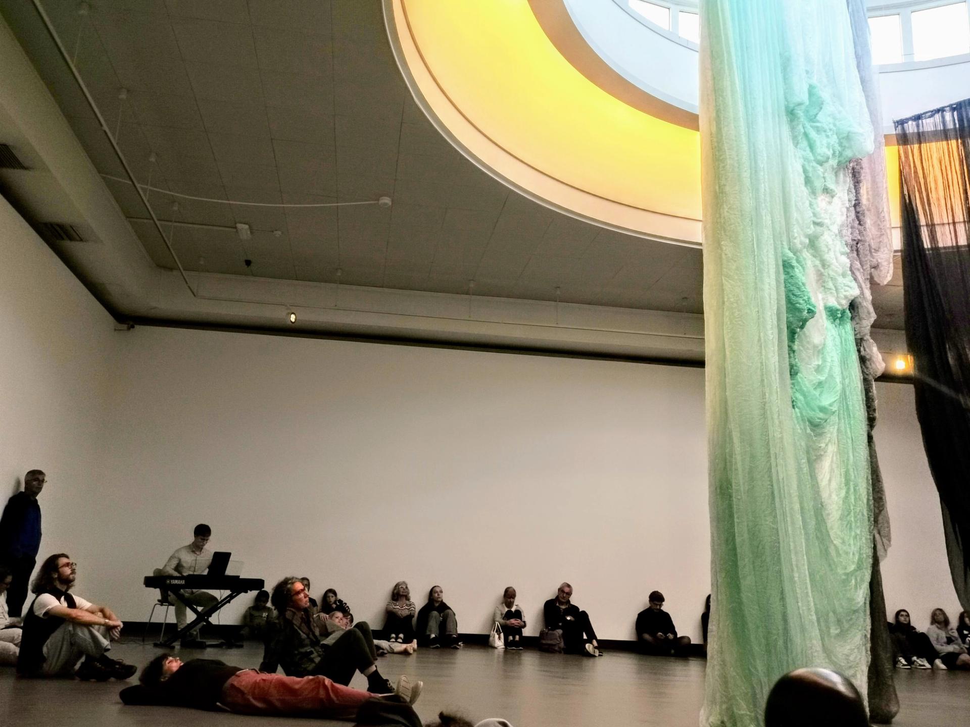 Ro i rom-konsert | Kode