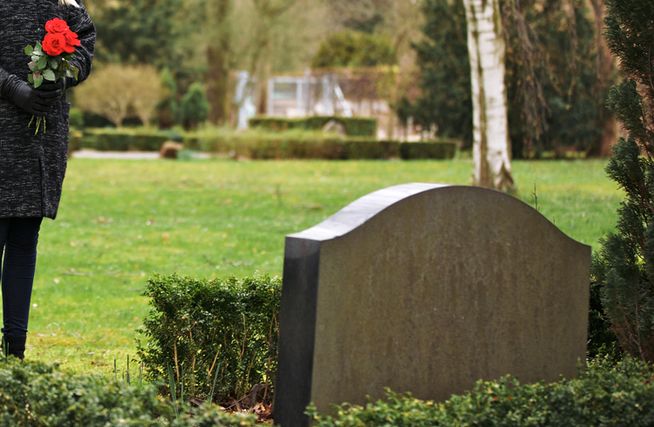 4 Things You Need To Know About Direct Burial | Everplans